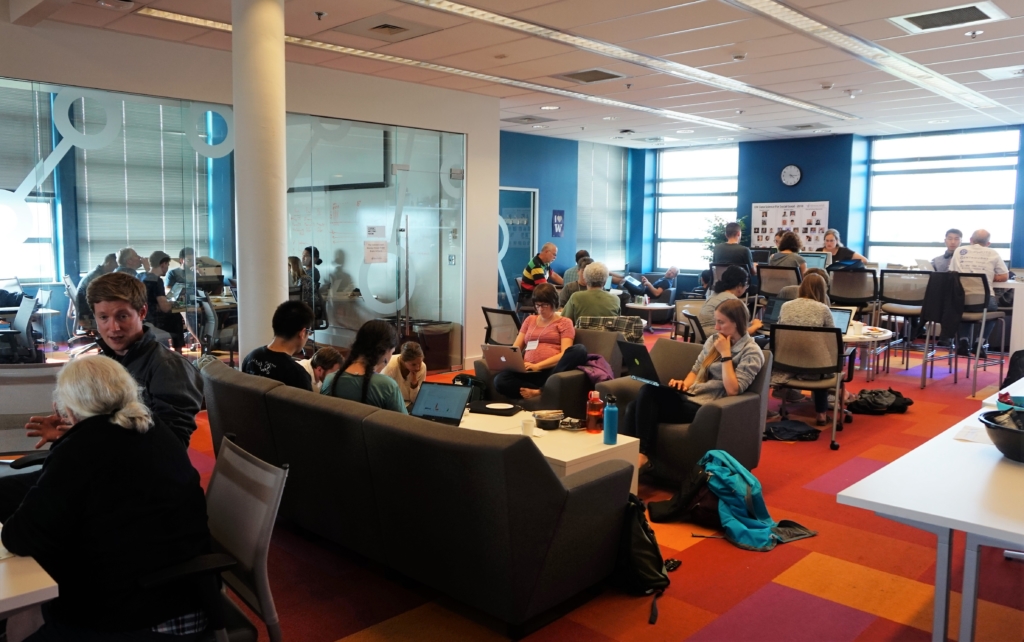 eScience Institute - Institute hosts first Oceanhackweek
